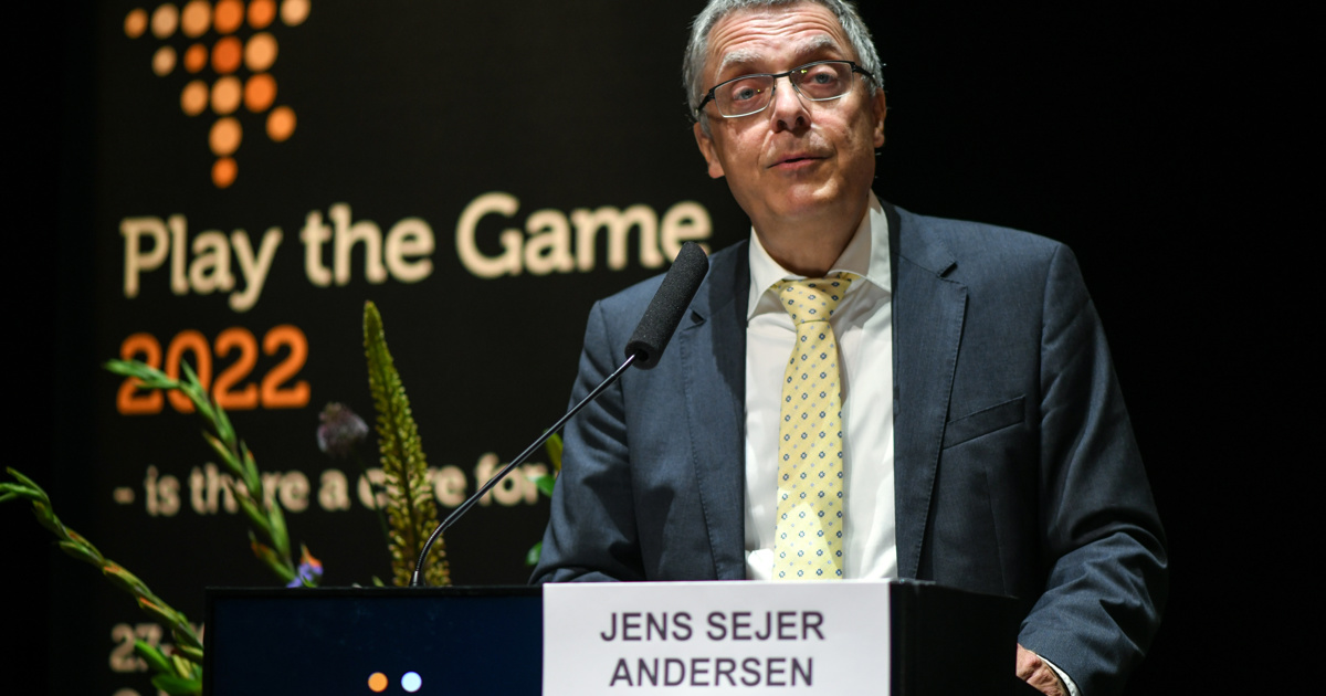 Sport must choose between democracy and autocracy